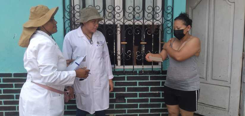 Vacunan contra el Covid-19 a pobladores del Distrito 6 de Managua ...