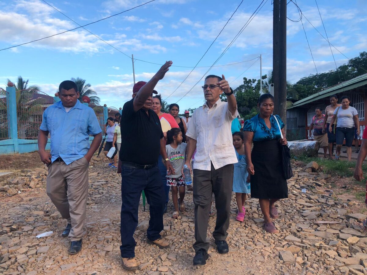 Mejoran calles de acceso a barrios fuera del caso urbano en Bluefields ...