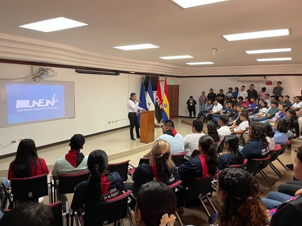 UNEN instala a nuevos presidentes de recintos universitarios - Radio La ...