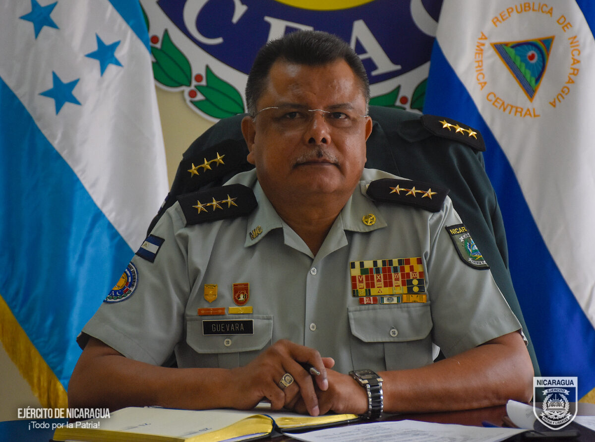 Ejército en reunión preparatoria para cita de la CFAC - Radio La ...