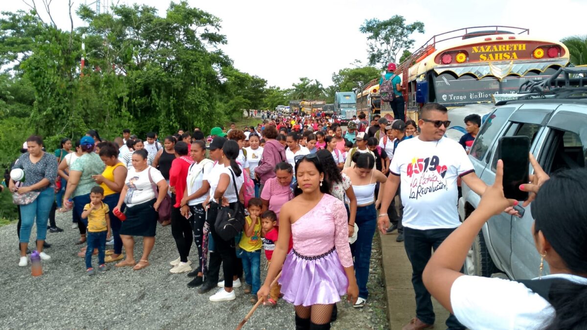 Multitudinarias marchas en honor al Padre de la Resistencia Urbana ...